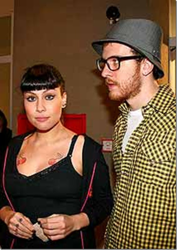 fashionpoint4yungs: Pitty e Daniel Weksler baterista do NX Zero se ...
